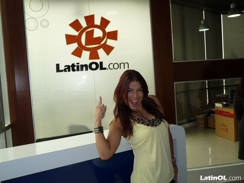 Ping pong con los Famosos : Angie Cabrera | LatinOL.com Vida Social