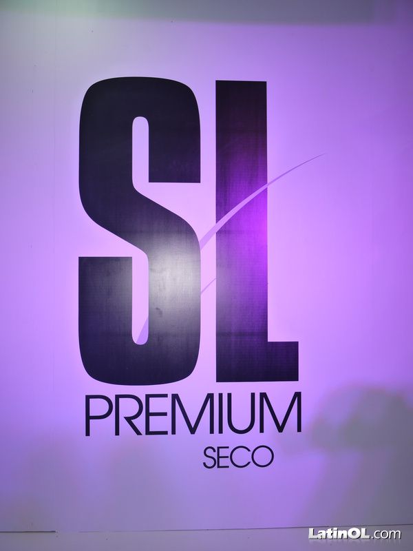 Fotos del Lanzamiento del nuevo SL Premium Seco-5x destilado | LatinOL ...