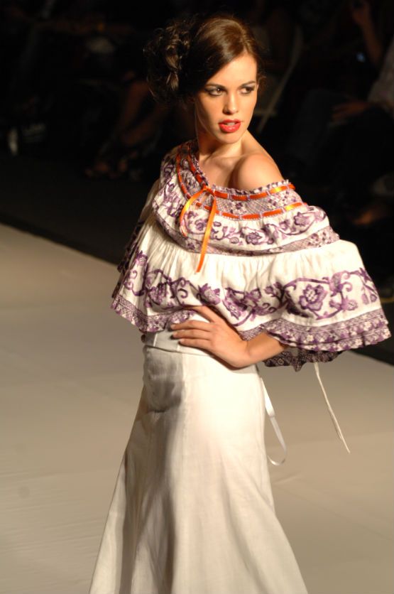 Luce tu pollera en estas fiestas | LatinOL.com SpotFASHION