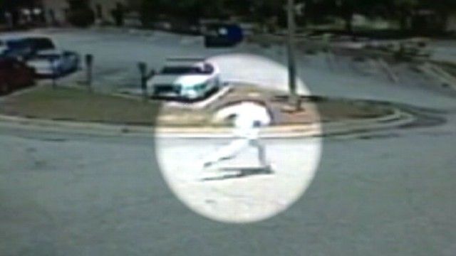 Mira como escapa de la prisión al mejor estilo de las películas ...