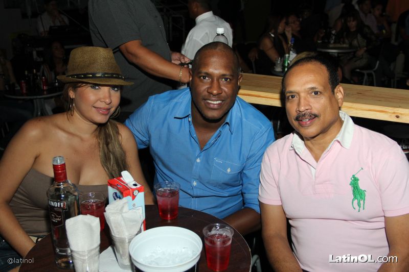 Fotos Aniversario de Tropi Q en Latitud 47 | LatinOL.com Música