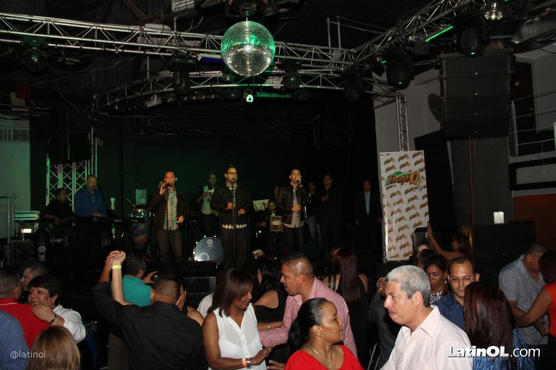 Fotos Aniversario de Tropi Q en Latitud 47 | LatinOL.com Música