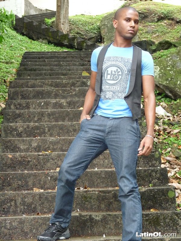 Jonathan Fajardo, entre imágenes y moda | LatinOL.com SpotFASHION