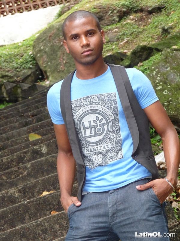 Jonathan Fajardo, entre imágenes y moda | LatinOL.com SpotFASHION