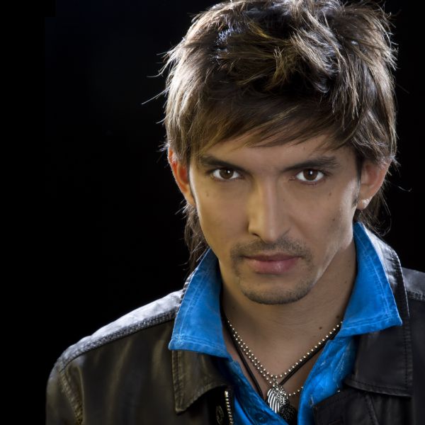 Lanzamiento del tema DIME QUE SI de Iván Barrios | LatinOL.com Cine