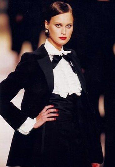 Smoking femenino un look muy Chic este año | LatinOL.com SpotFASHION