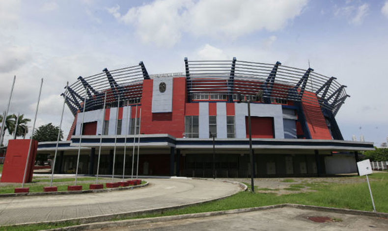 Arena Roberto Duran recibe a los panameños que retiraran sus CEPADEM ...