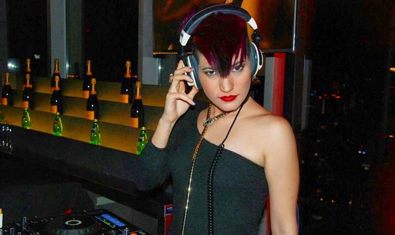 Sara Castro presenta la campaña ‘BURNING DESIRE’ | LatinOL.com Vida Social