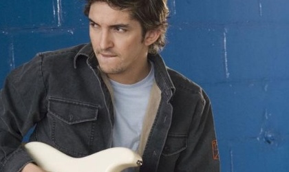 Vídeo. Canción Luz de Día al estilo de Iván Barrios | LatinOL.com Música