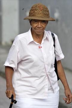 Fallece María Carter Pantalones | LatinOL.com Vida Social