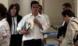 El humor se trasladó a la cárcel: Michael Vega sonriente junto al Sargento Espinoza | LatinOL ...